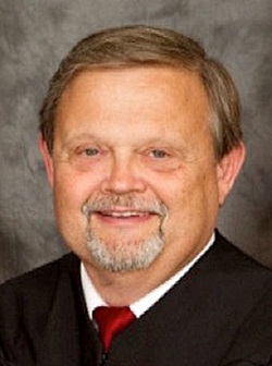 Powell Keynote At Veterans Plaza - KOGT