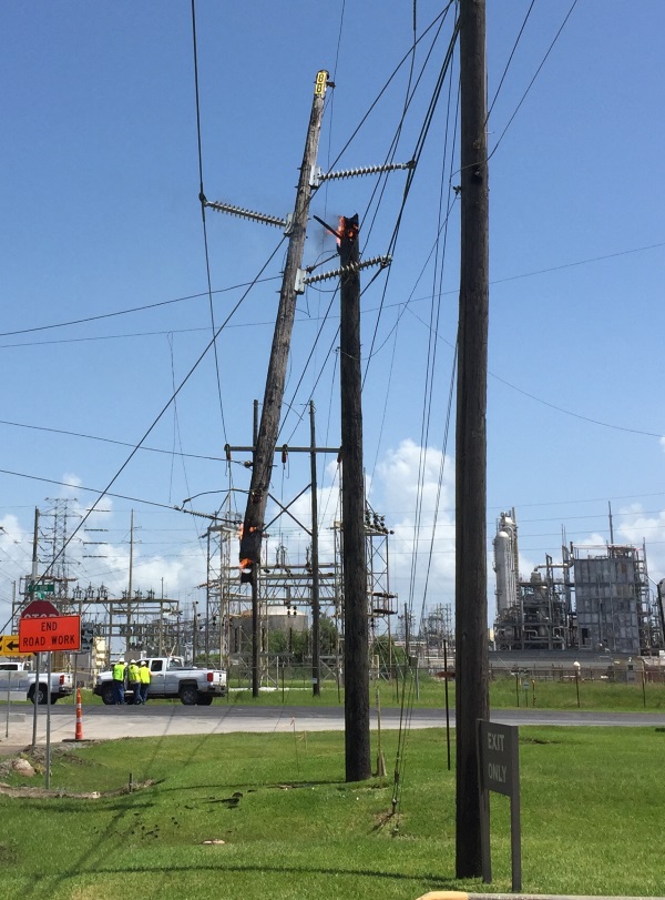 Pole Struck By Lightning - KOGT