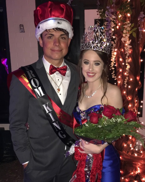 Deweyville Announces Royalty - KOGT